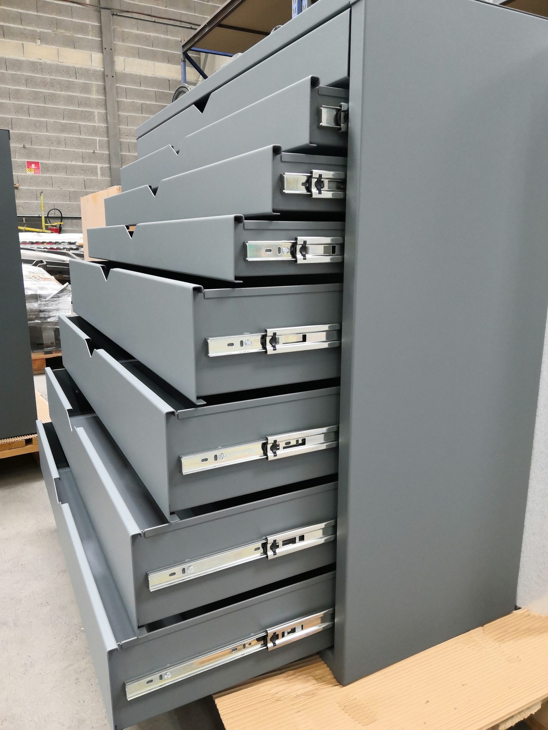 Meuble de rangement à tiroirs en métal - Fabricant Meuble Metal France